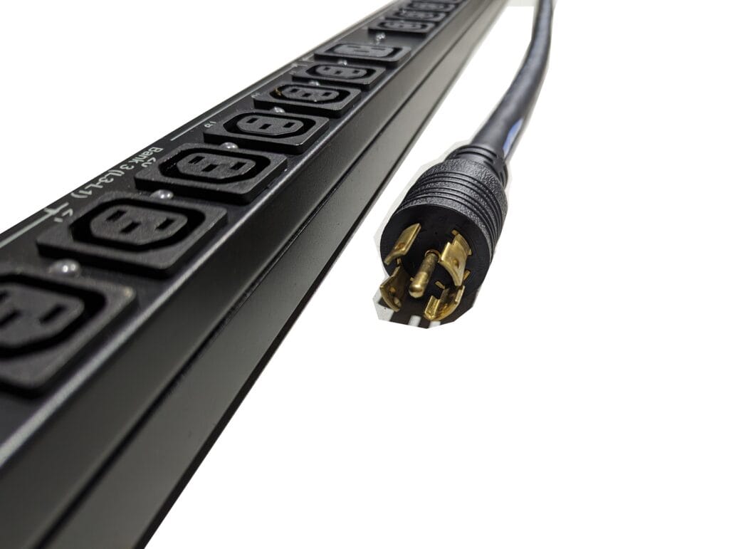 APC AP8965 Switched Rack PDU 2G 8.6kW 208V 3-PH (21) C13 (3) C19 L21 ...