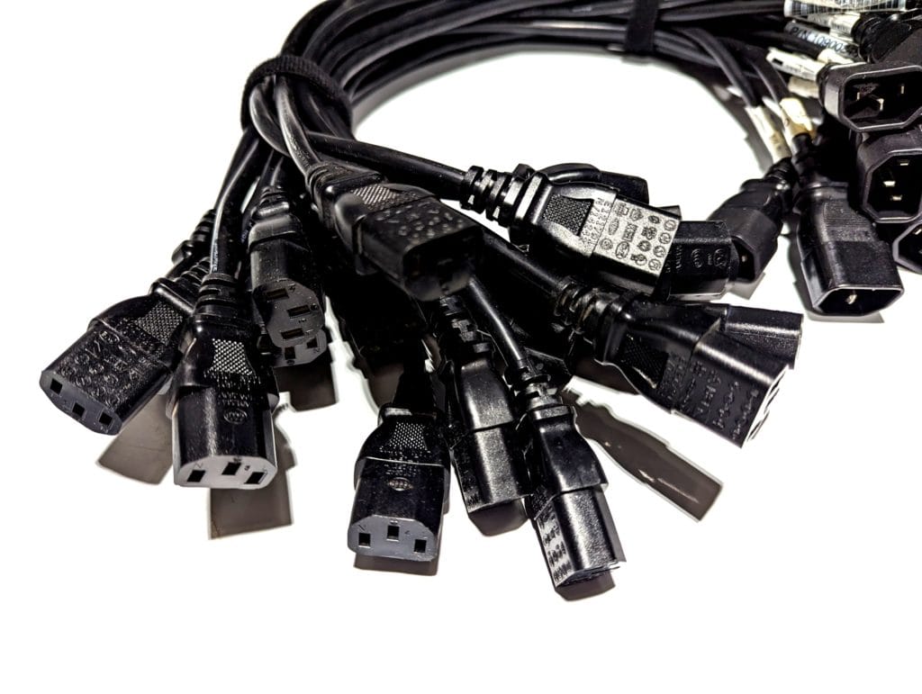 Lian Dung (QTY 21) 038-003-434 AC PDU Power Cable 2 Feet IEC C13 to C14 ...