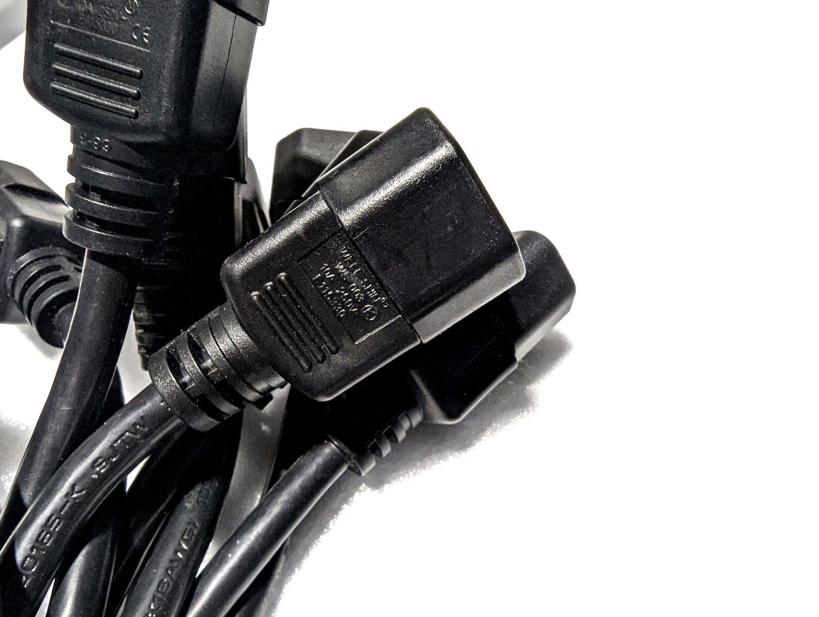 Well Shin (QTY 10) E115330 AC PDU Power Cable 2 Feet IEC C13 to C14 ...