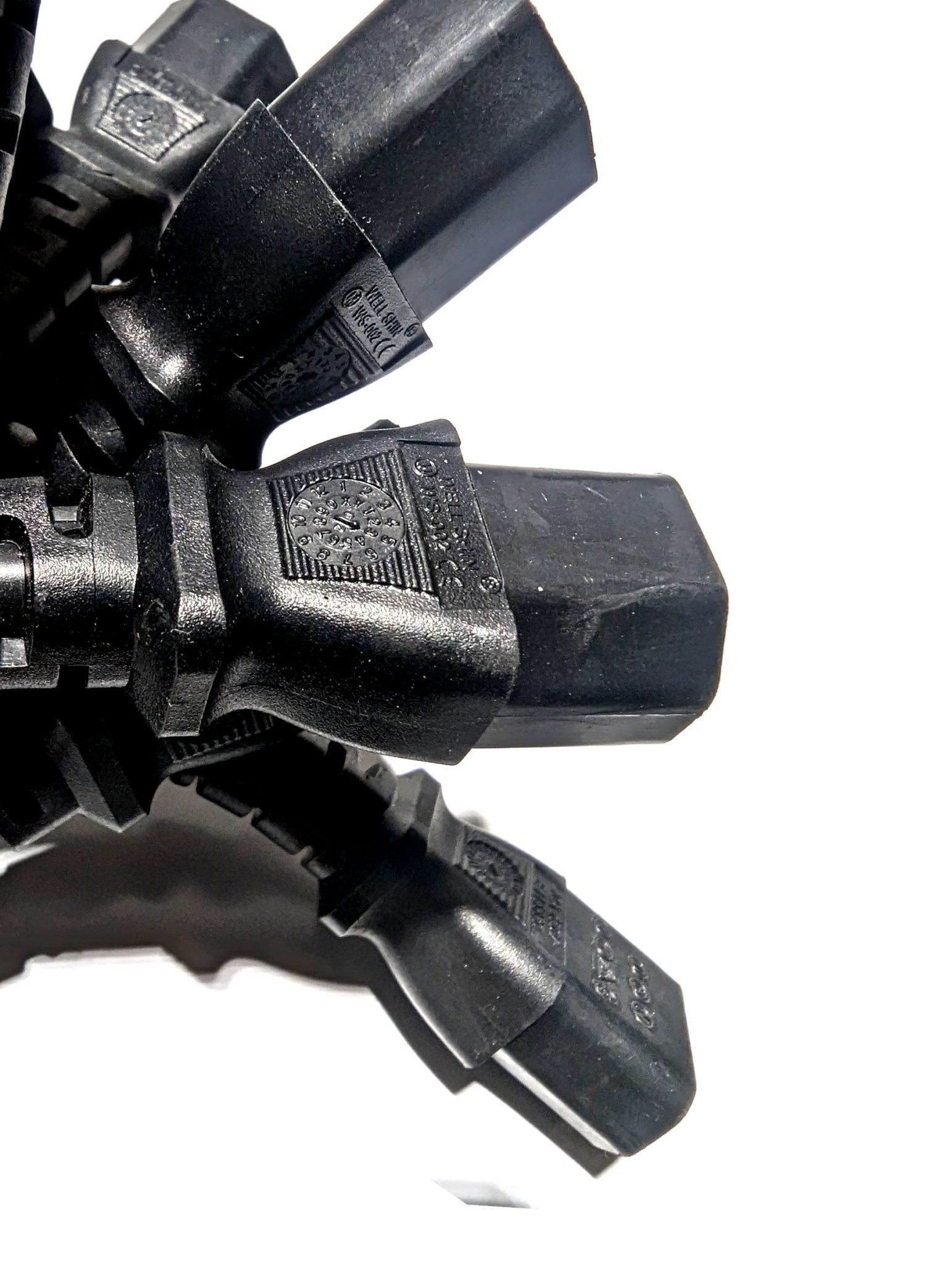 Well Shin (QTY 17) E115330 AC PDU Power Cable 4 Feet IEC C13 to C14 ...