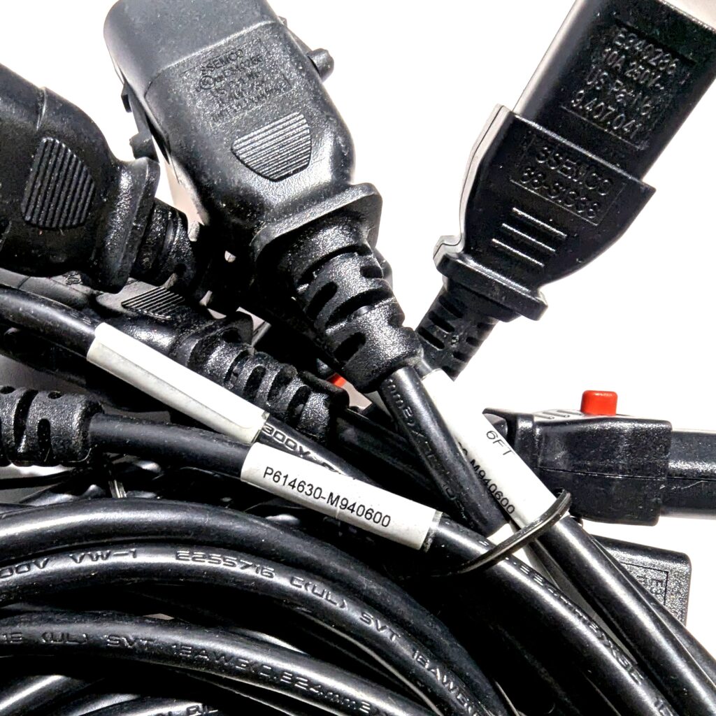 SSEMCO 6 Ft (Quantity 6) IEC320-C13 to C14 Locking AC Power Cords 10A ...