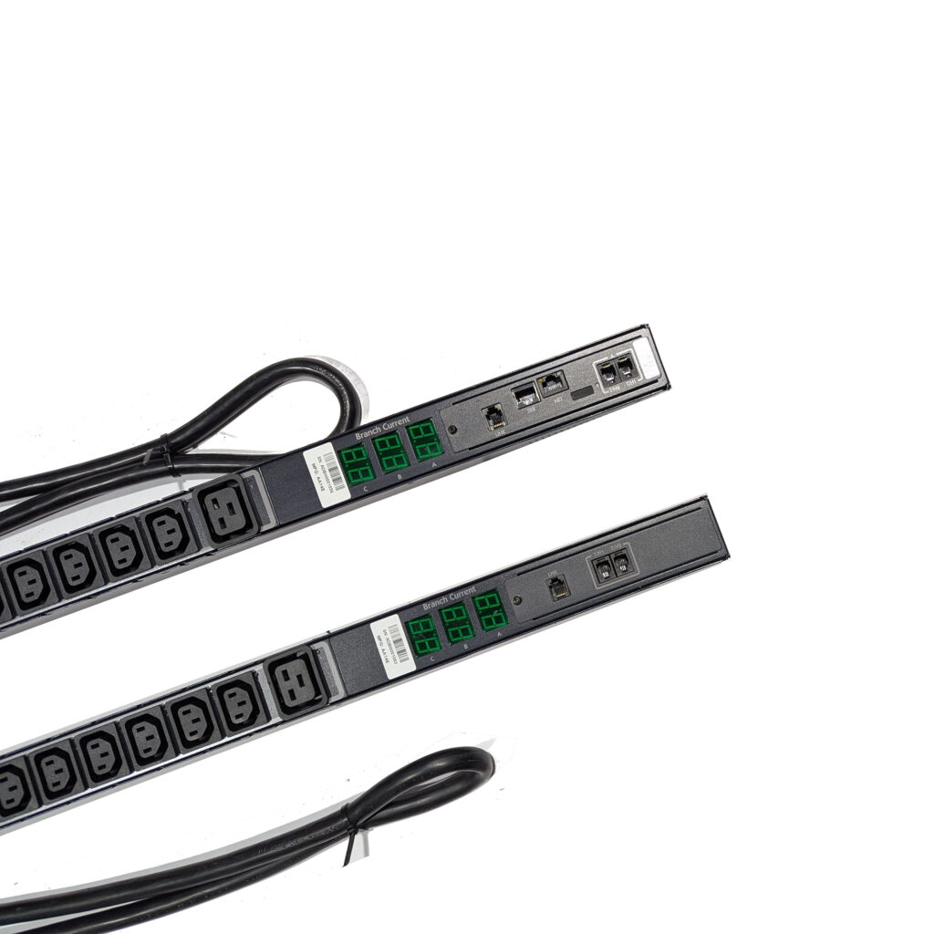 Server Technology CW/CX-24V2C311A1 Switched PDUs 208V C13 C19 L6-30P ...