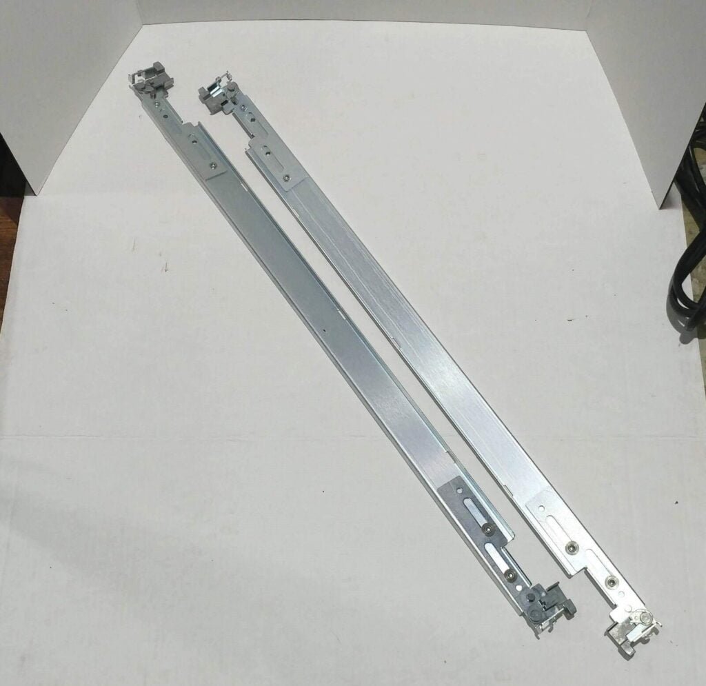 Dell PowerEdge 1850 1U Static 4-Post Rapid Rail CC063 | Adhesive Networks